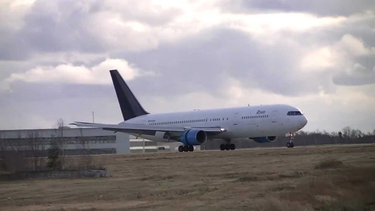 Ryan International Airlines Boeing 767-300 landing! - YouTube