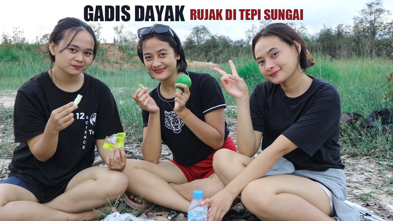 Ngiler 🤤 Ketika Gadis Dayak Berujak Di Tepi Sungai Youtube