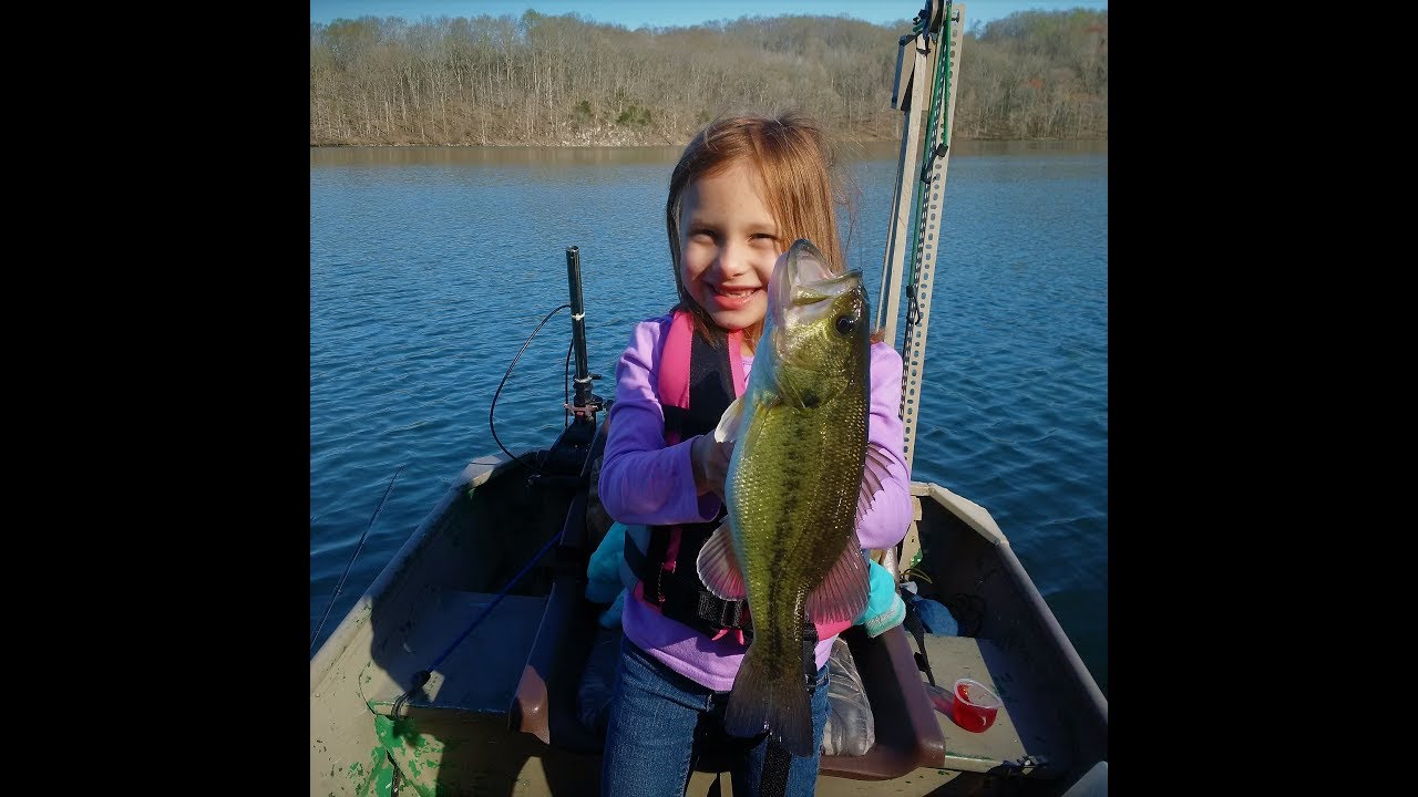 Little Girl Catches Her 1st Big Bass! - YouTube