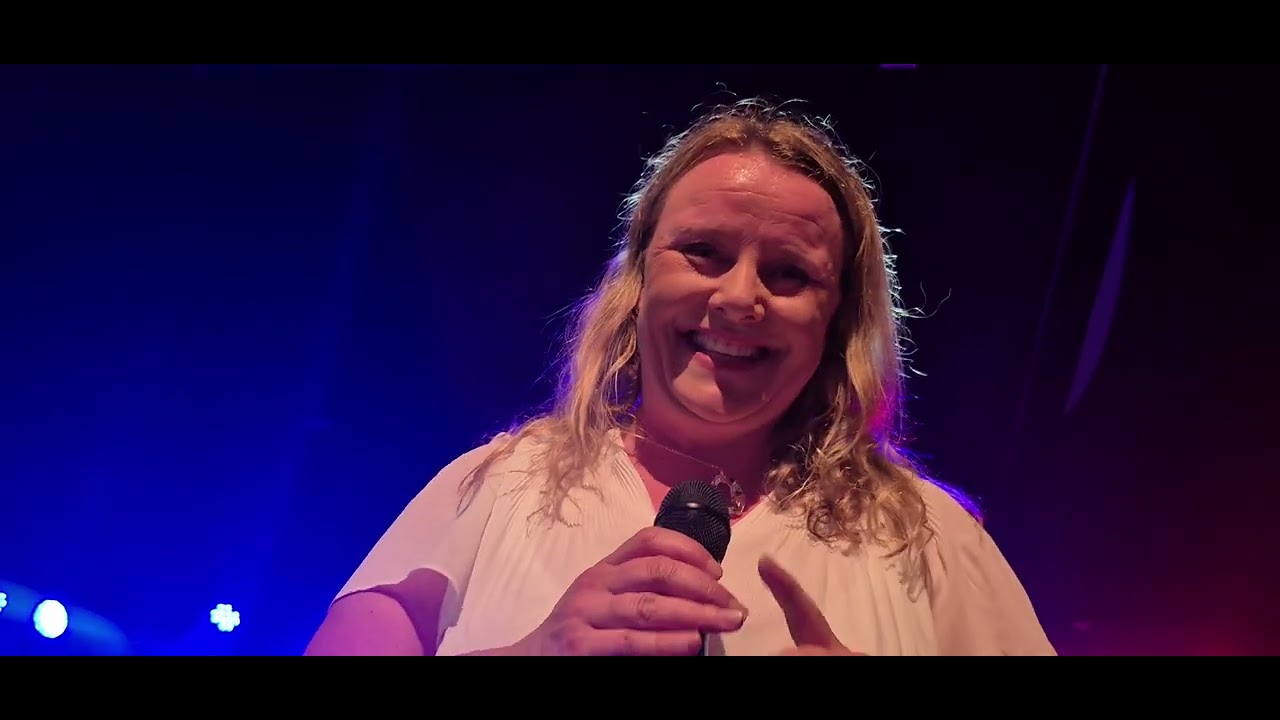 ANNE NØRST BAND med nydelig låt. Dansefestival 25, Dokka - YouTube