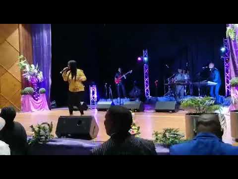 Psalmist Remalia Esau - YouTube