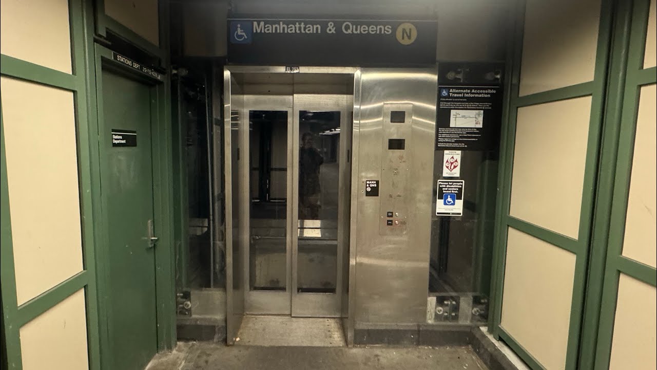 Mongrain Hydraulic Glass Elevator @ 8th Avenue Station (To Manhattan ...