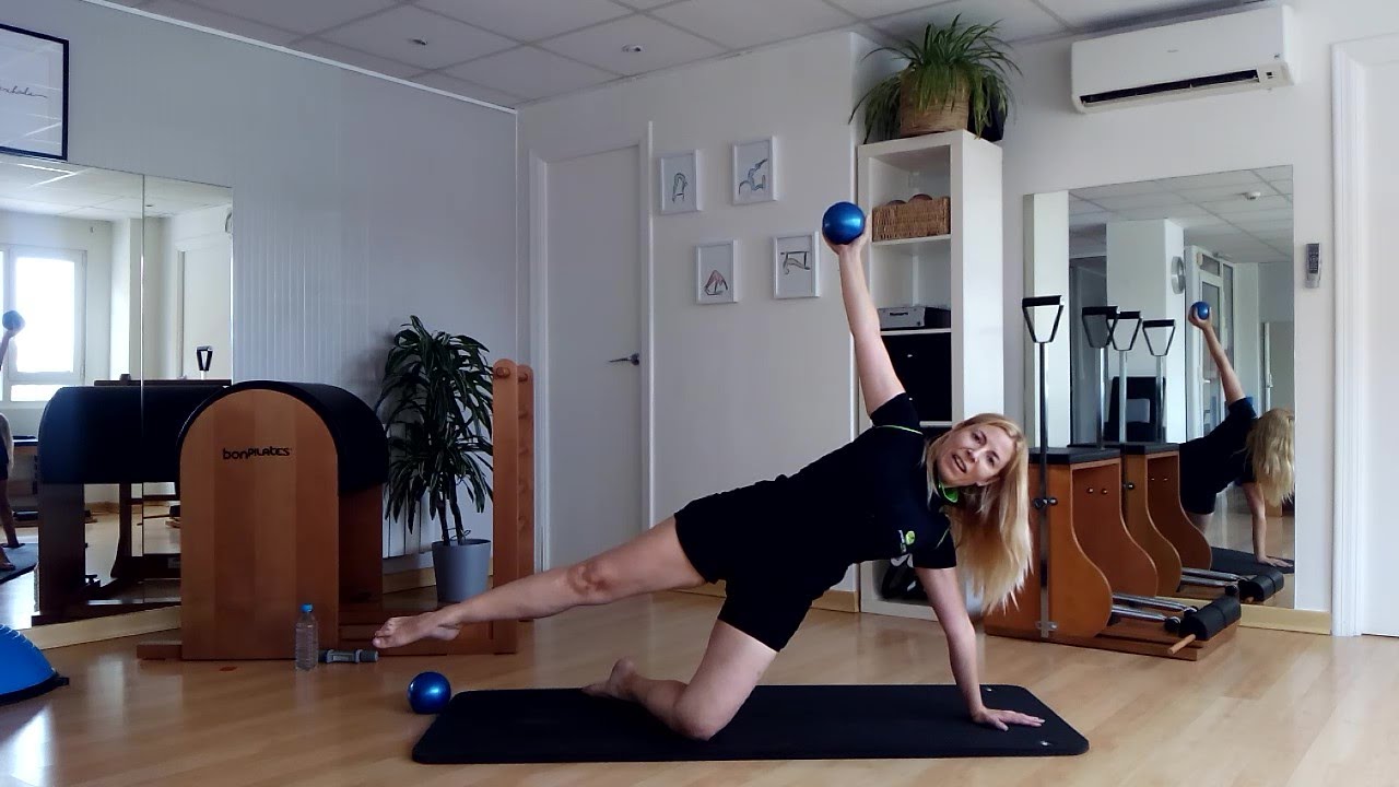 Pilates MAT con pelotas de peso o mancuernas. - YouTube