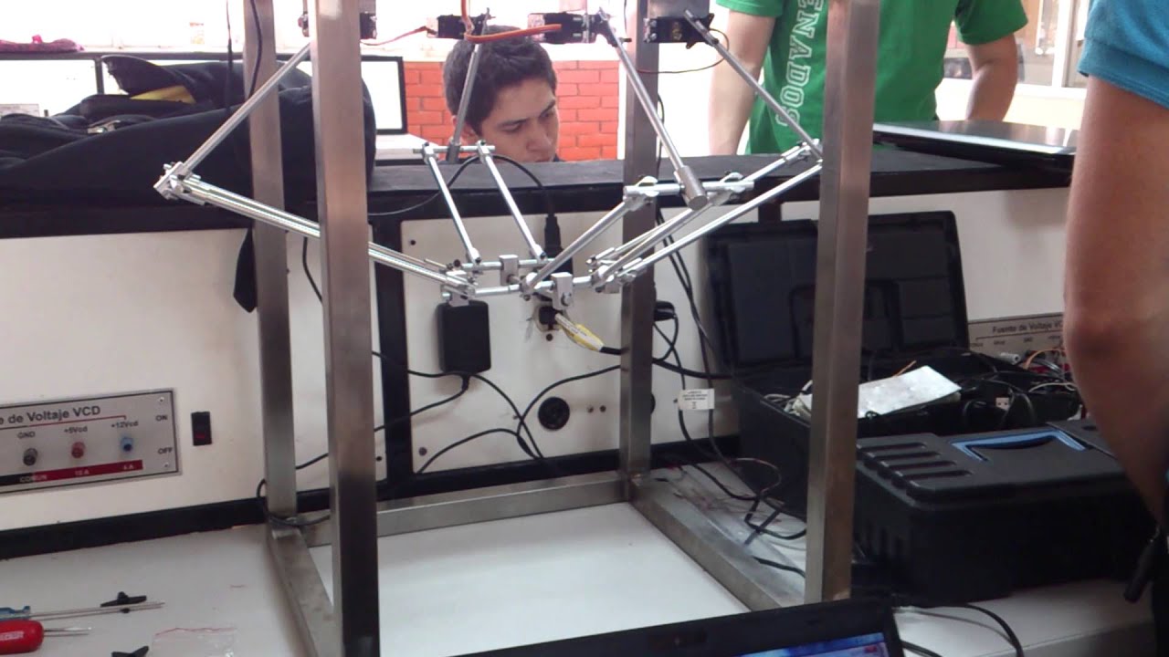 Robot Paralelo versión 1.0 desplazamiento en eje z, simulación en ...