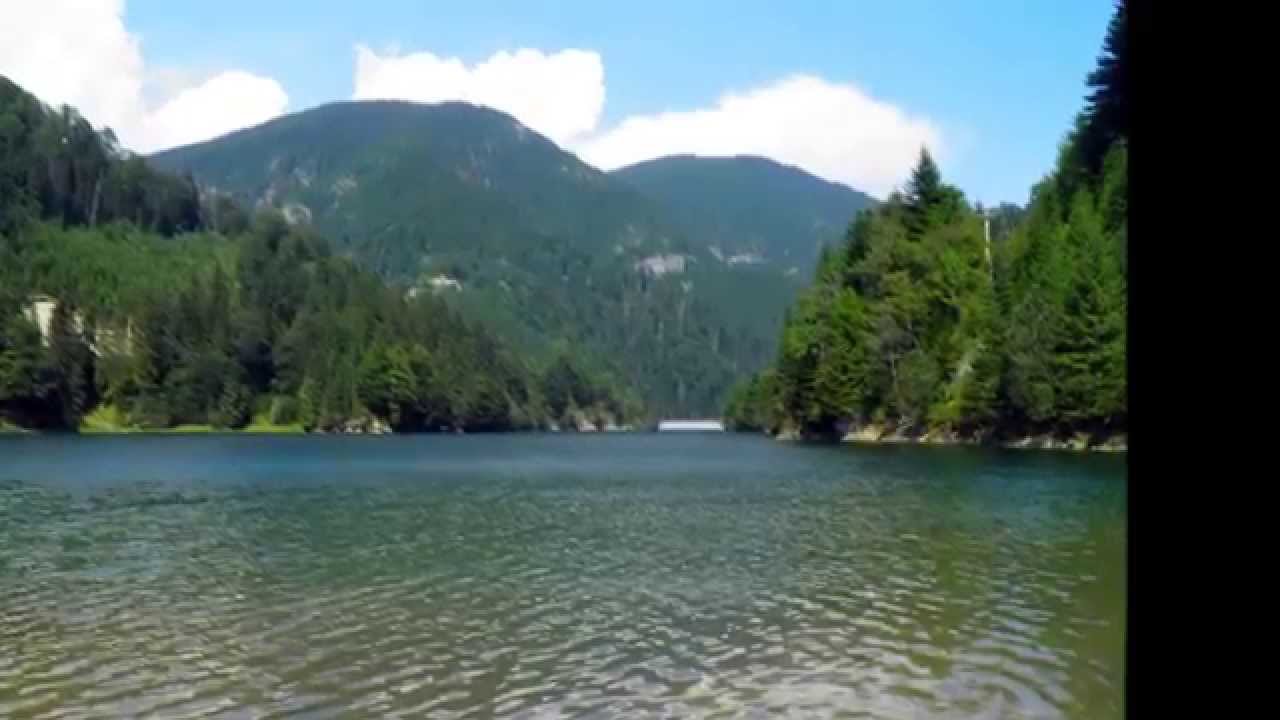 Lacul Petrimanu - Muntii Lotrului - YouTube
