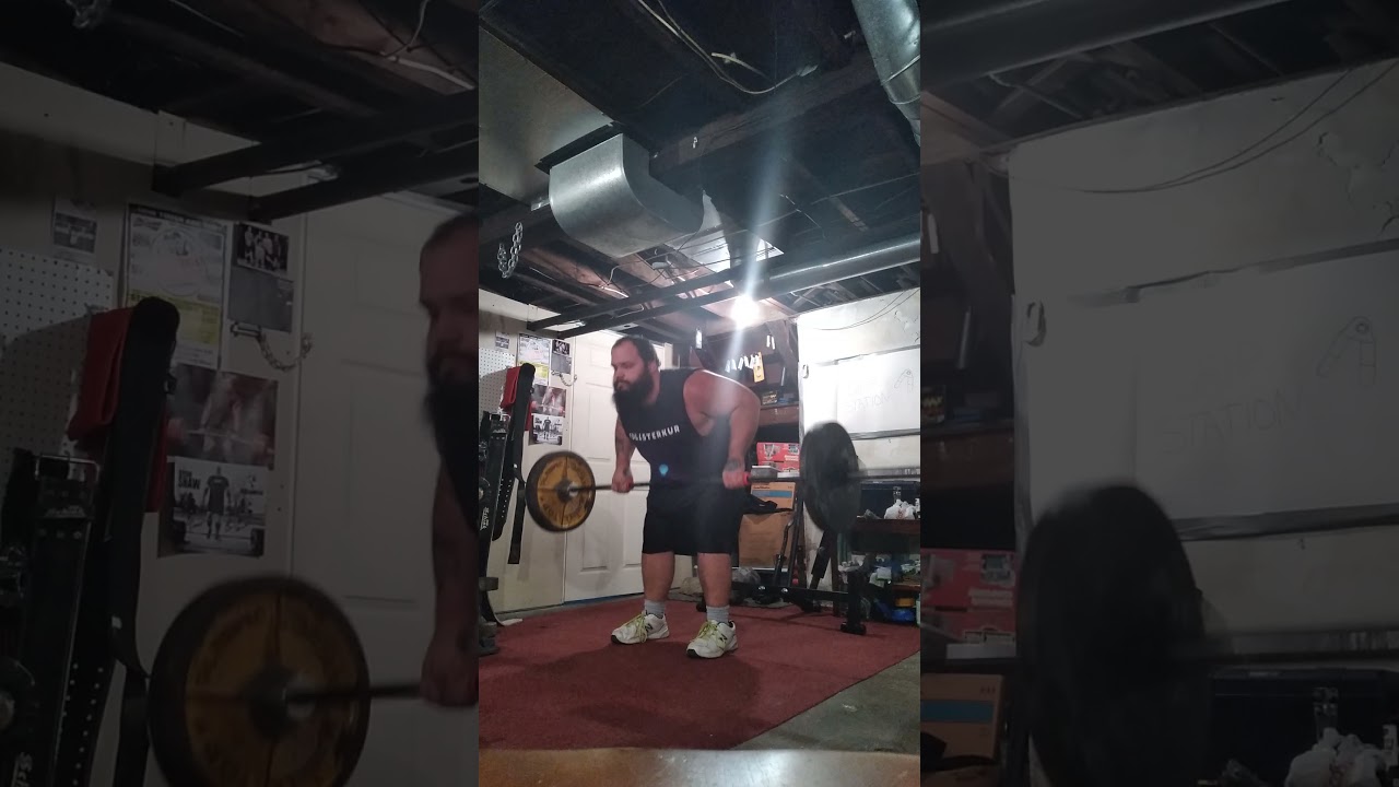 225lb barbell rows - YouTube