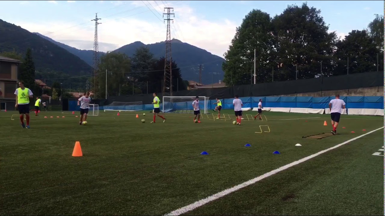 SOCCER BALANCE TRAINING & WARM UP - YouTube