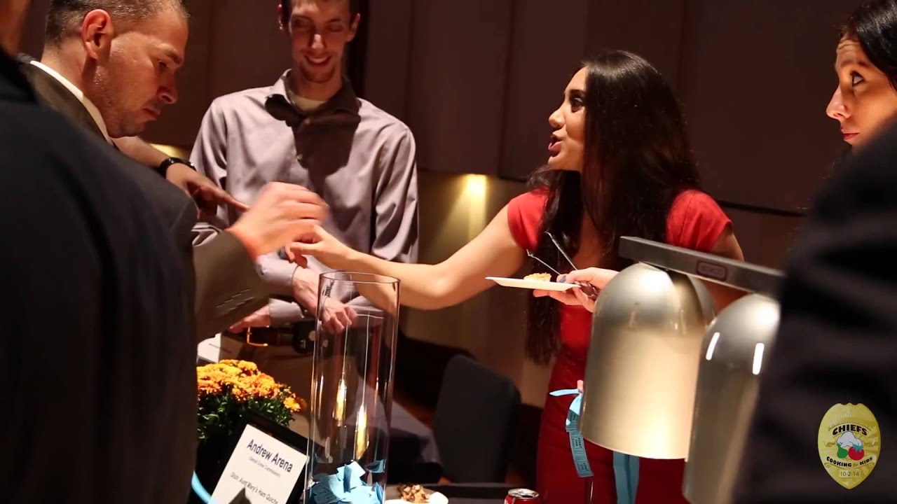 Chiefs Cooking For Kids 2014 - YouTube