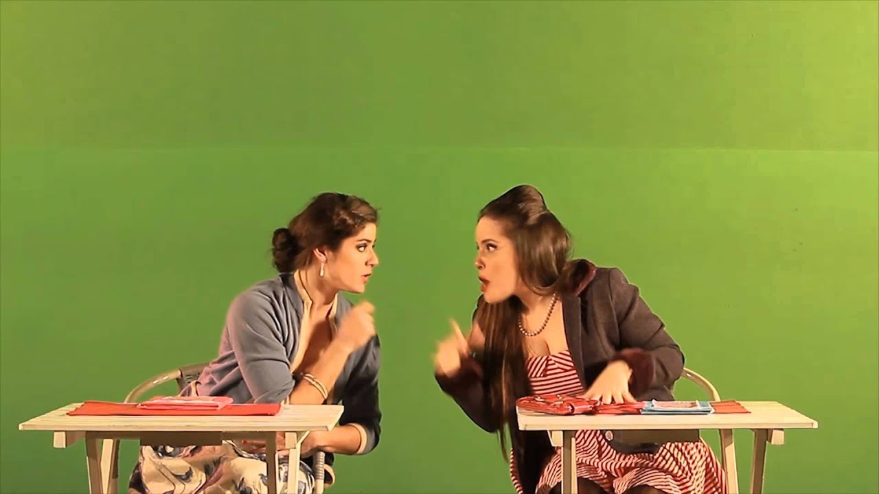 #10938, Actuación de mujeres conversando [Raw], Videos en Croma - YouTube