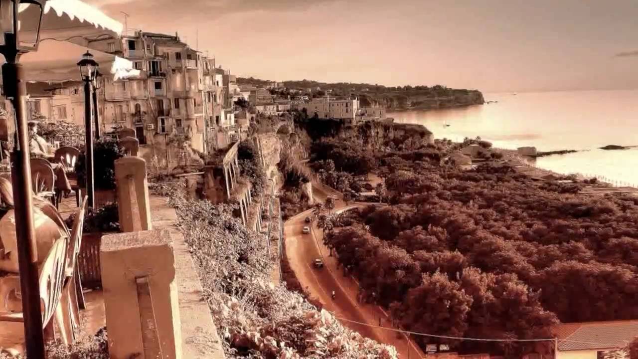 Clip De Calabria Aerial Video City Buildings Mountains On