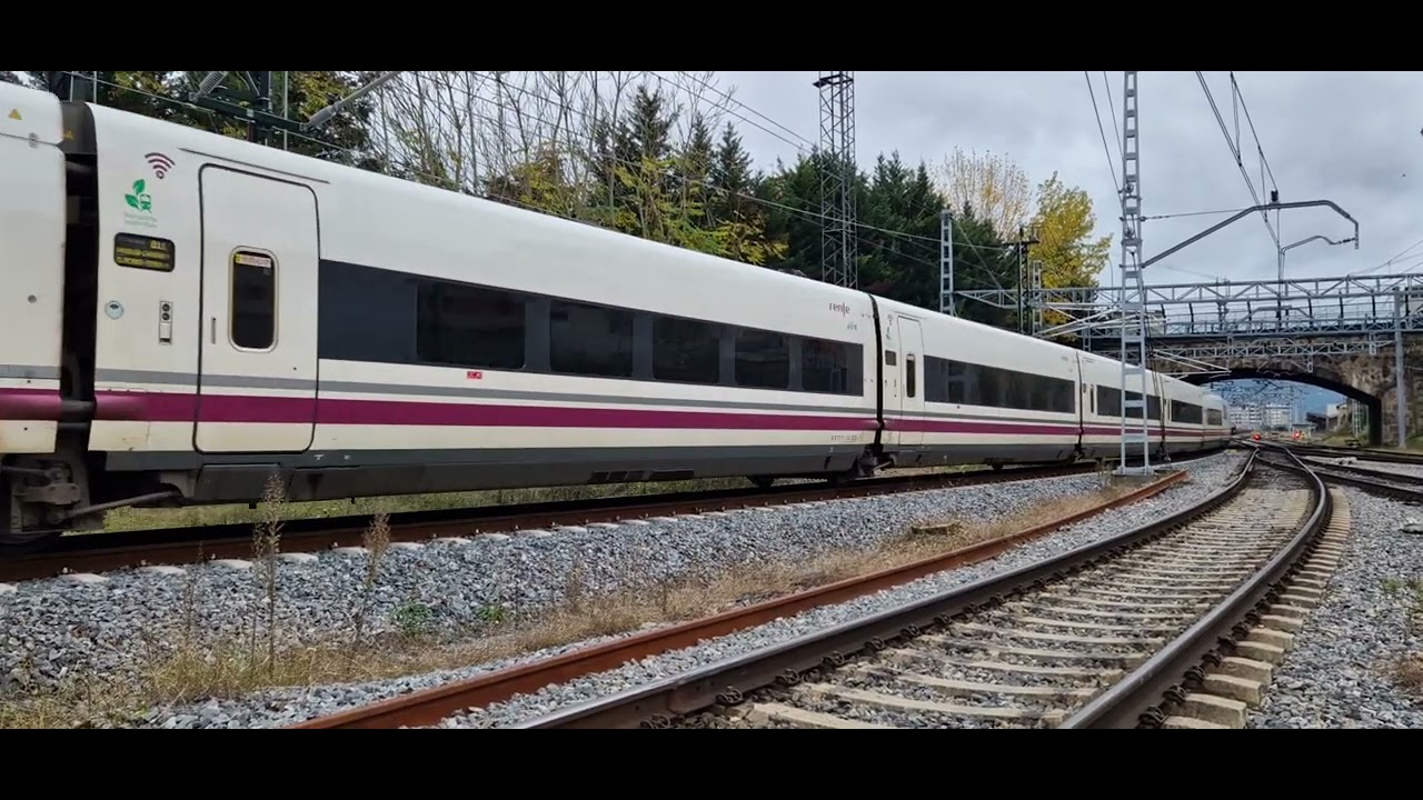 Ave s112 saliendo de Ourense destino Madrid. - YouTube