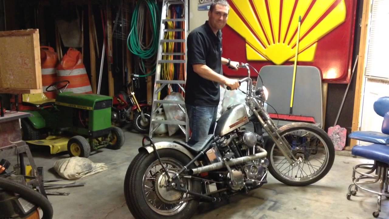 Kickstart of 1972 harley davidson sportster bobber - YouTube
