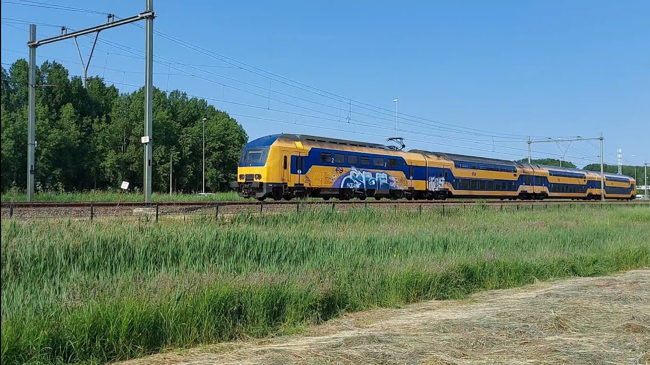 DDZ 7540 als trein 1758 Enschede-Den Haag bij Zoetermeer, 04-06-2023 ...