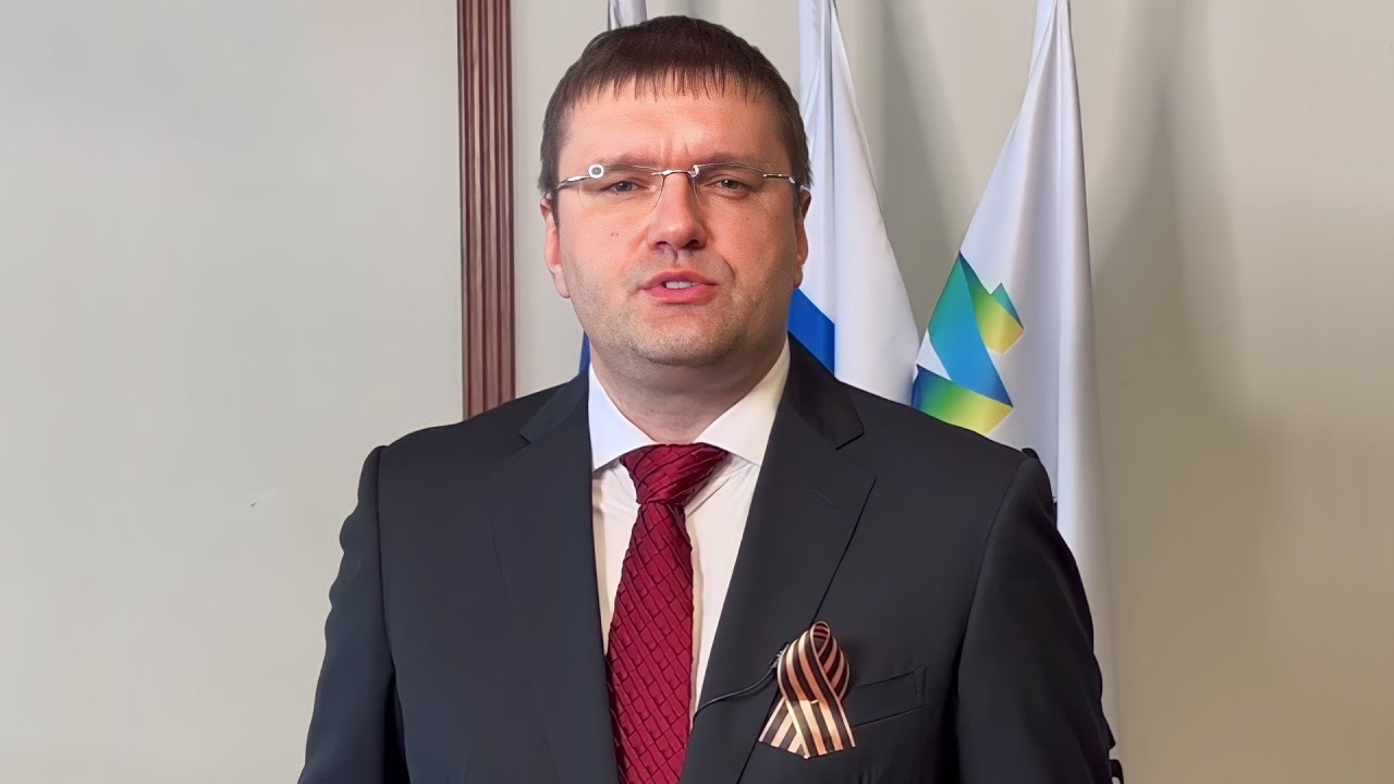 Директор ТНС энерго читает стихи про войну Стих Не забывайте о войне