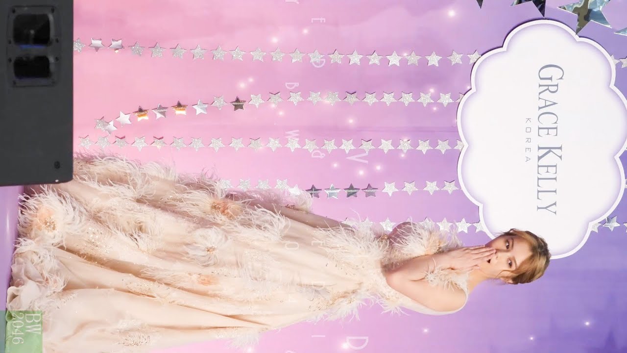 鄧月平 Larine Tang - 可愛婚紗晚裝 (Grace Kelly Korea提供) @ 婚紗展 - YouTube