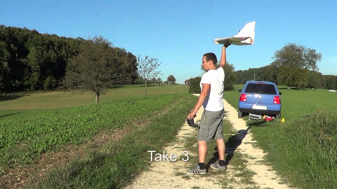 Hand launching a fast flying wing - YouTube