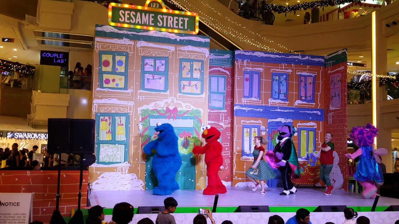 'Sesame Street' at Plaza Singapura, Video Clip 4/6 - YouTube