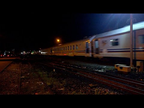 Kereta Api Lintas Malam Palembang - Lampung, Limeks Sriwijaya - YouTube