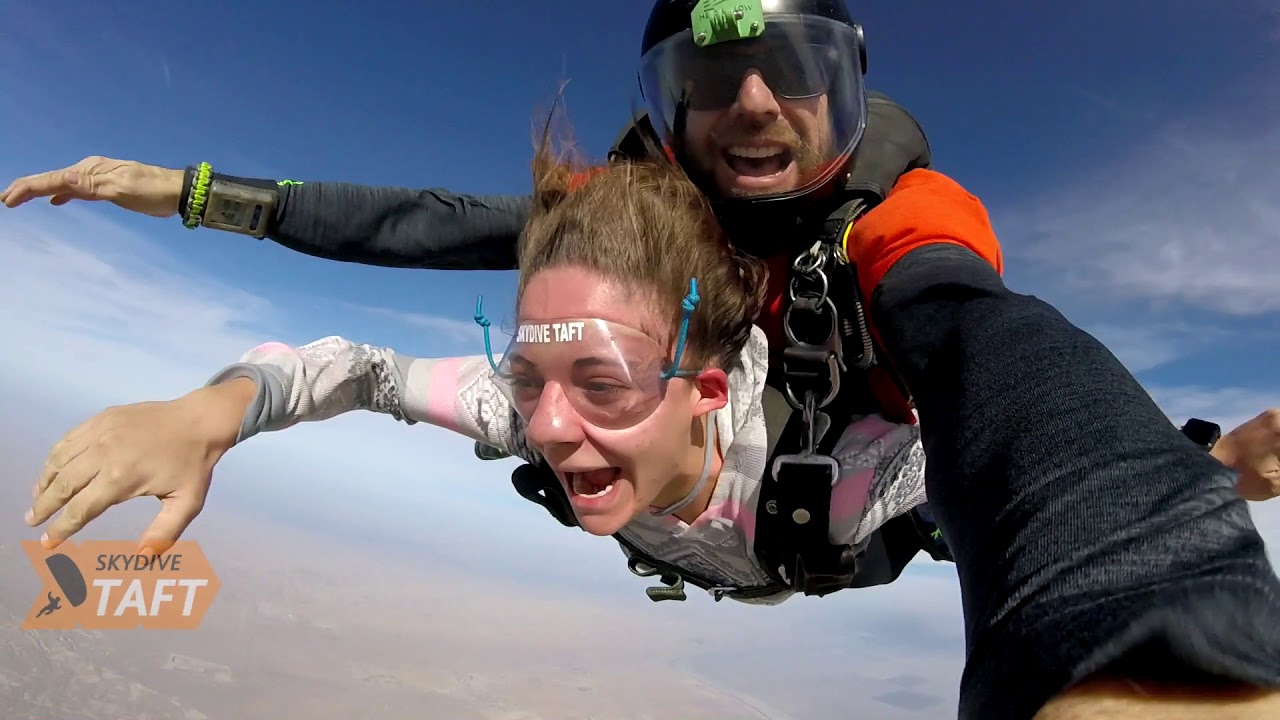 Kaytlan Hargis Skydive Taft. - YouTube