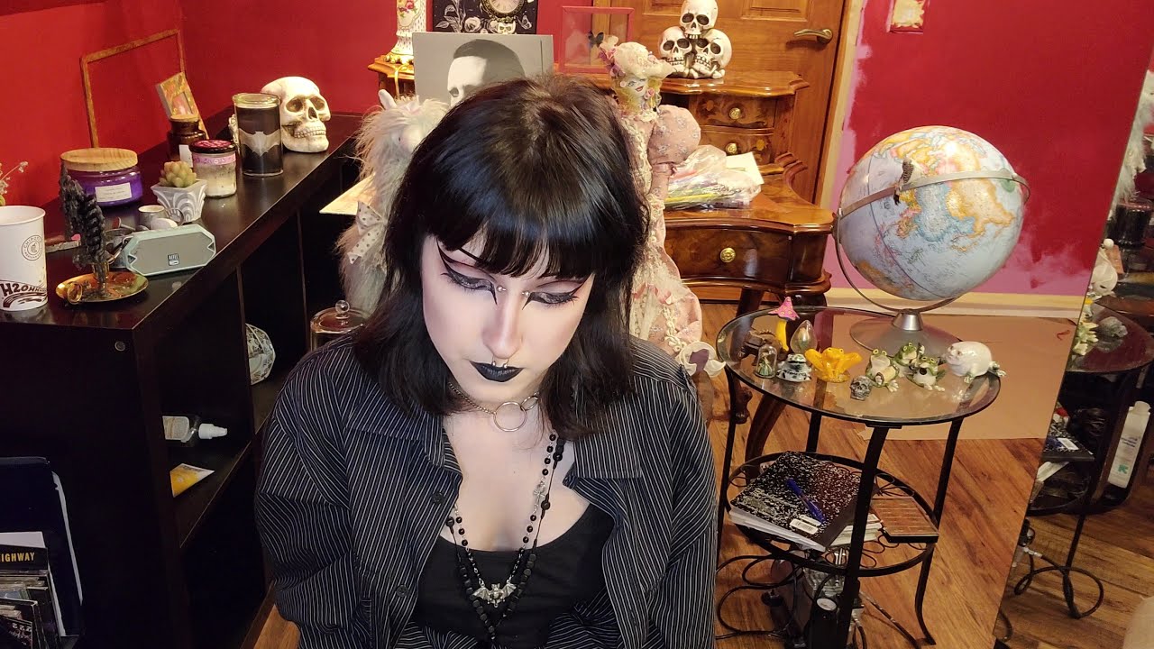 8 Essential Questions to Ask a Goth (And I Answer Them) - YouTube