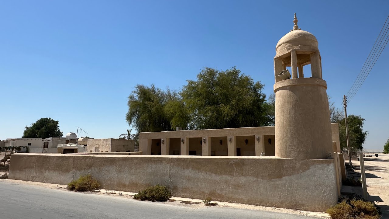 Zekreet Heritage Masjid and Imam house - YouTube