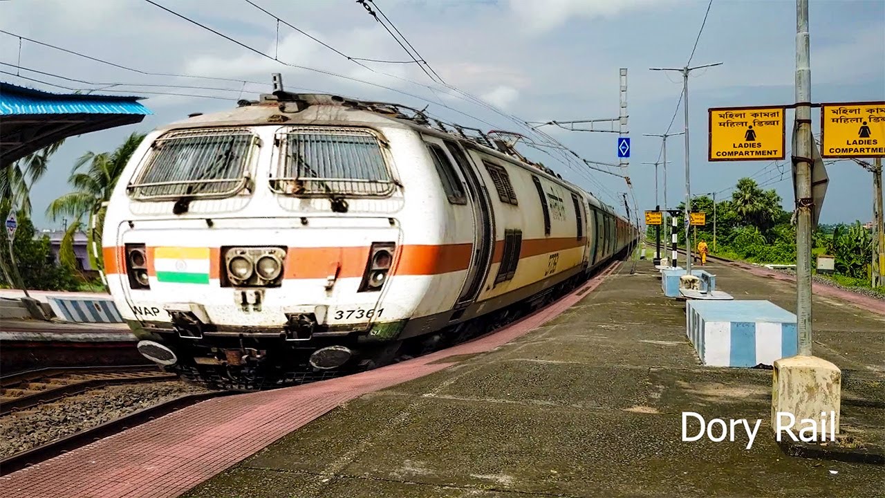 Very exciting and spectacular train movement - YouTube