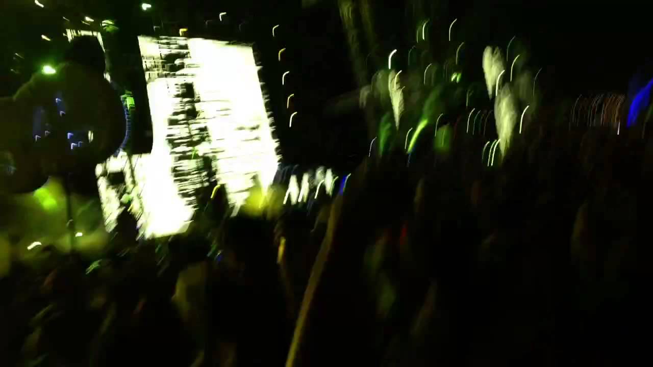 Dillon Francis @ EDC Vegas 2014 - "Bootleg Fireworks" - YouTube