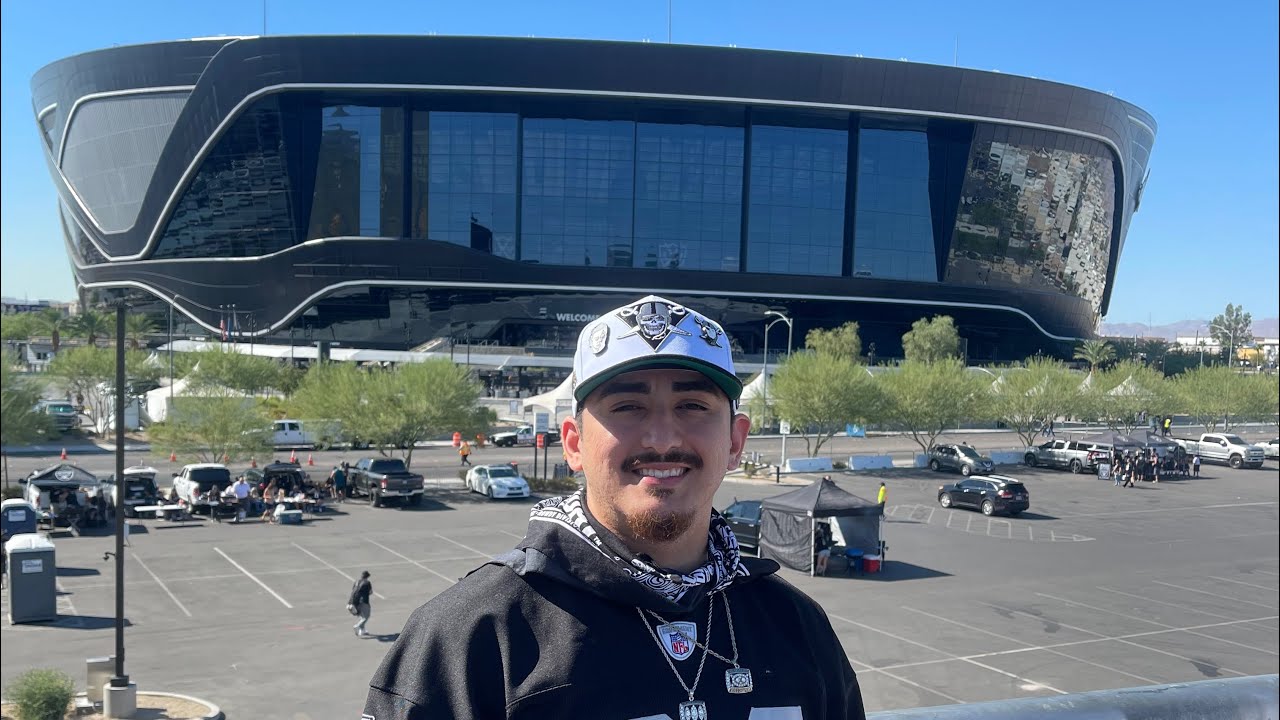 FIRST RAIDERS HOME GAME IN VEGAS ! *VLOG* - YouTube