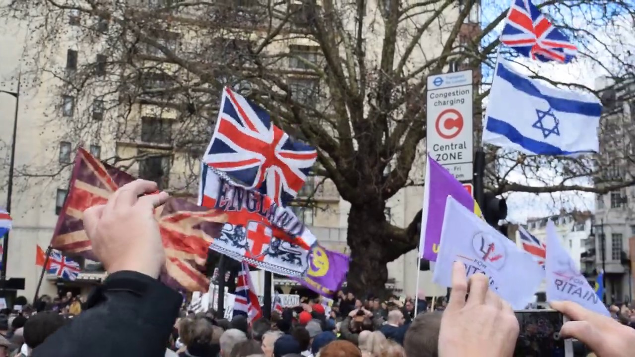 Tommy Robinson UKIP march: Flags of fathers of England - YouTube