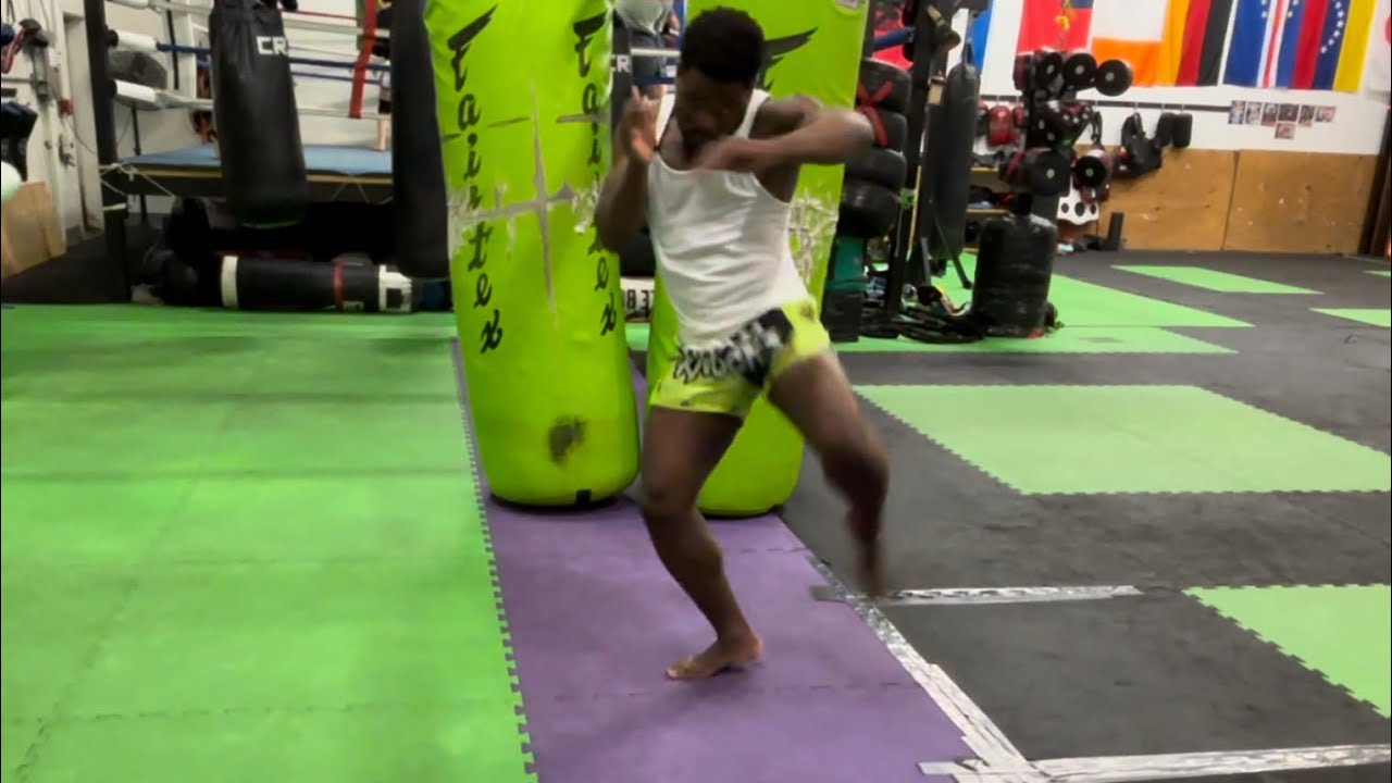 15 Minutes of Muaythai & Kickboxing shadow boxing: Footwork Improvement ...