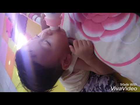 Bayi nyusu sambil tidur