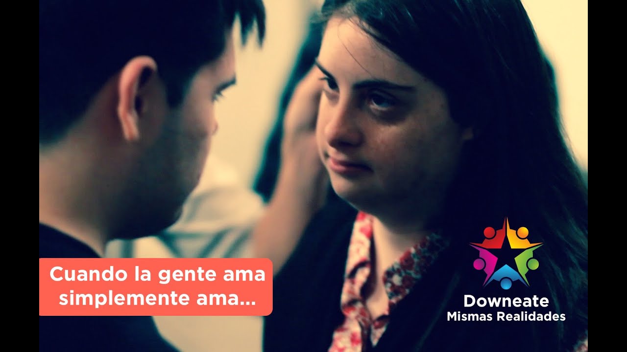 Cuando la gente ama, simplemente ama. #MismasRealidades - YouTube