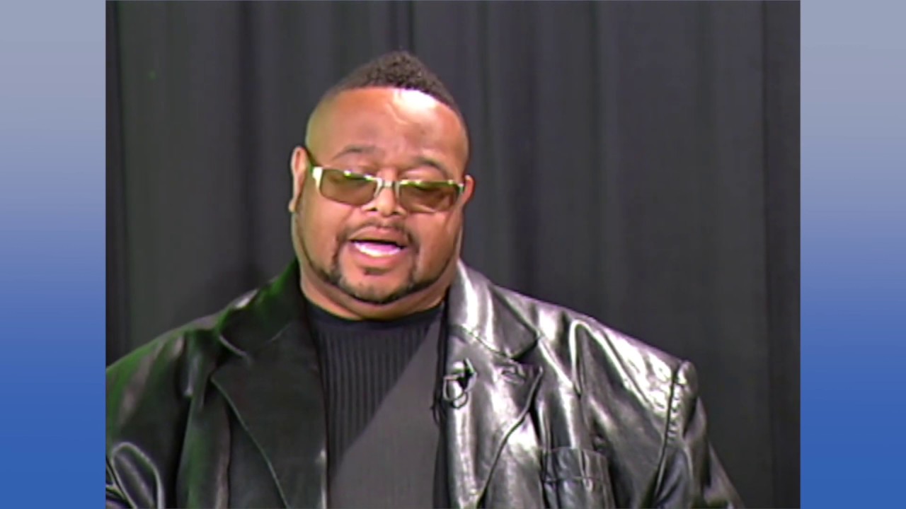 Dwayne Dolphin up close and personal - YouTube