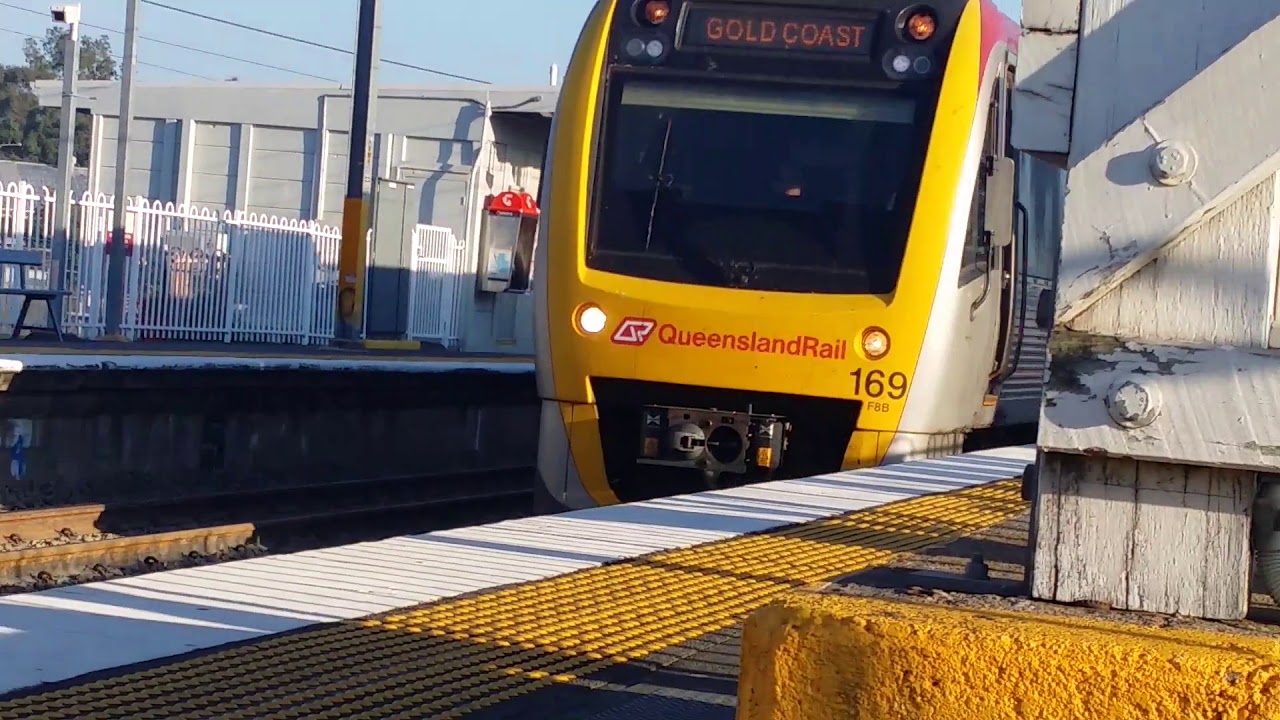 Gold Coast express train passing through Rocklea station, QLD - YouTube
