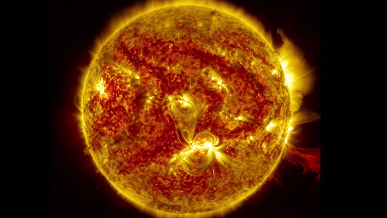 NASA video captures dazzling eruption on sun's surface - YouTube