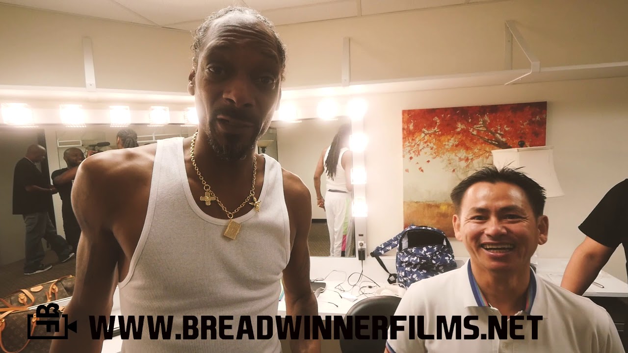 Snoop Dogg Gets Grill from Johnny Dang!!! - YouTube