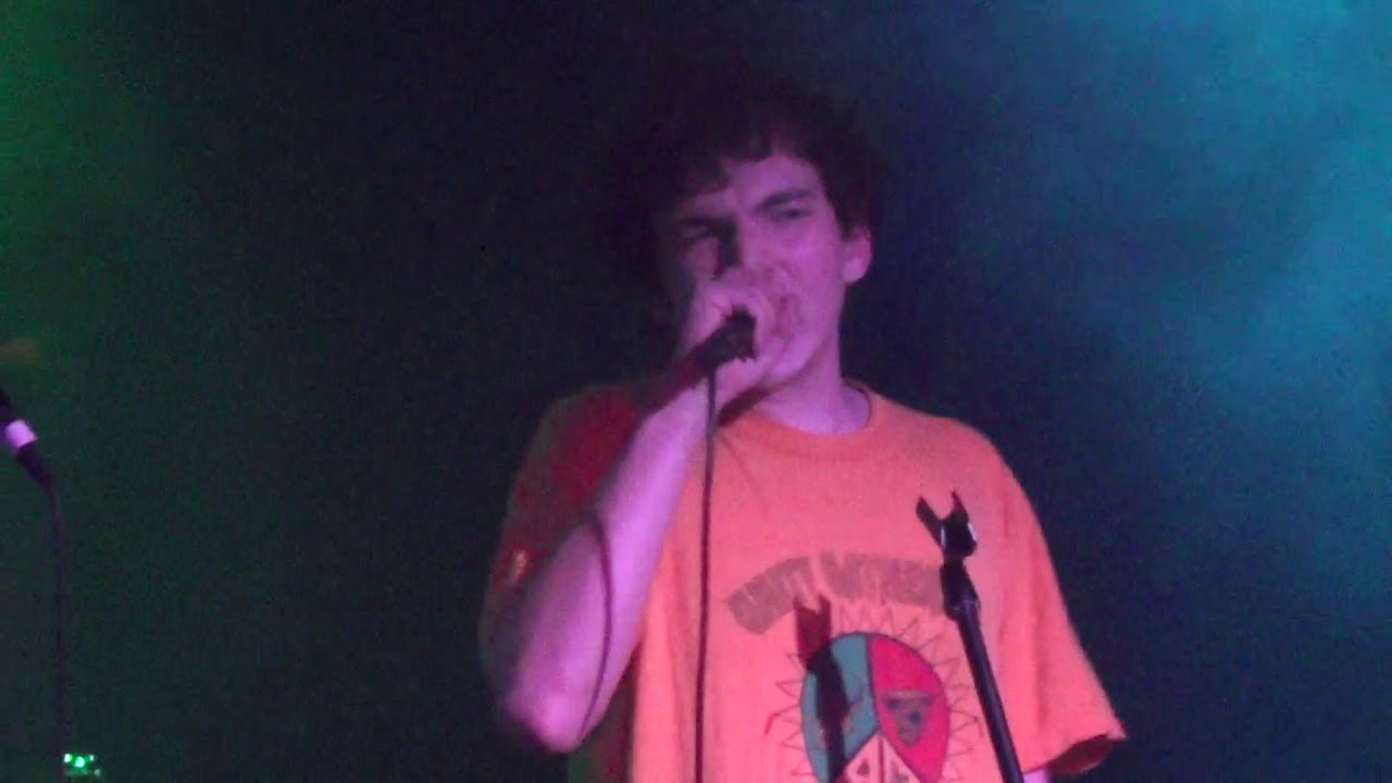 Robbie Matthews with School of Rock KC sings The Hives-Hate to Say I ...