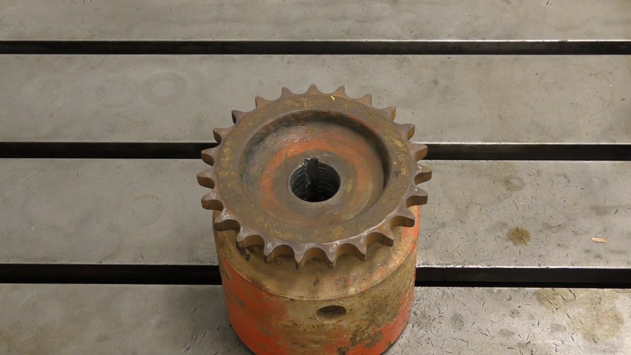 Repairing a Thomas Dingo 25G Wheel Hub - YouTube