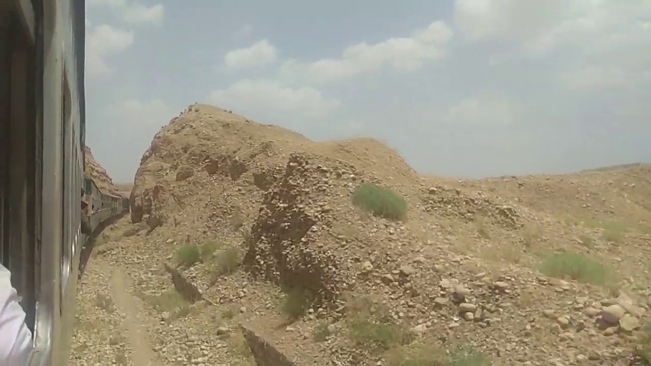 Jaffar Express Flying Towards Sibi Railway Station || Pakistan Railways ...