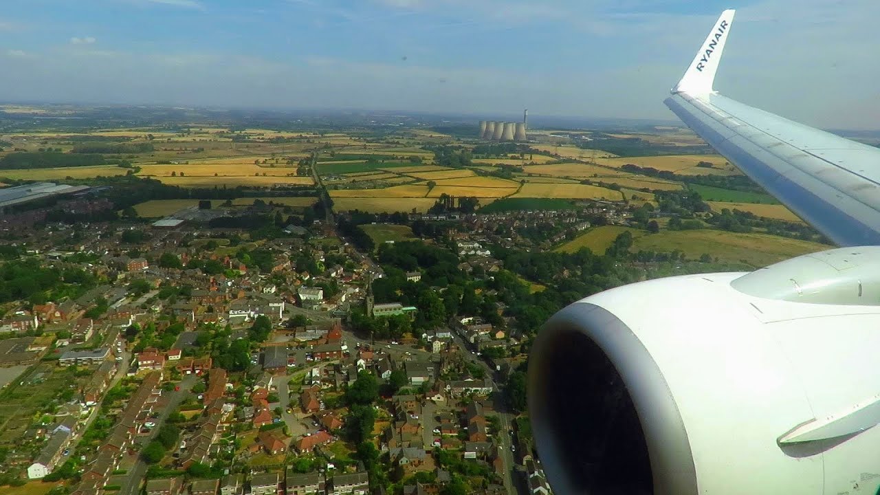 Ryanair Boeing 737-800 Wing View Landing at East Midlands Airport ...
