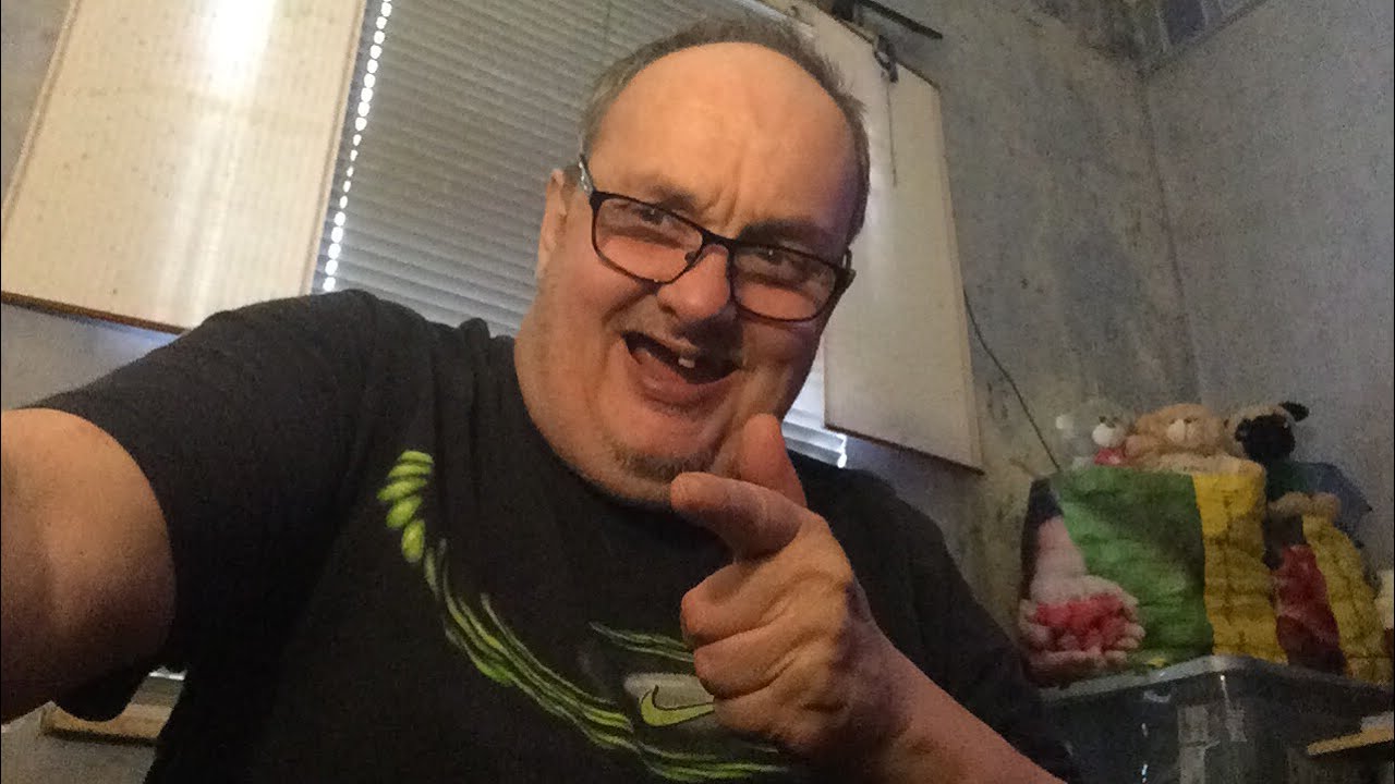 First reaction to Yorkshire lad where’s Helen the hippo part 3 - YouTube