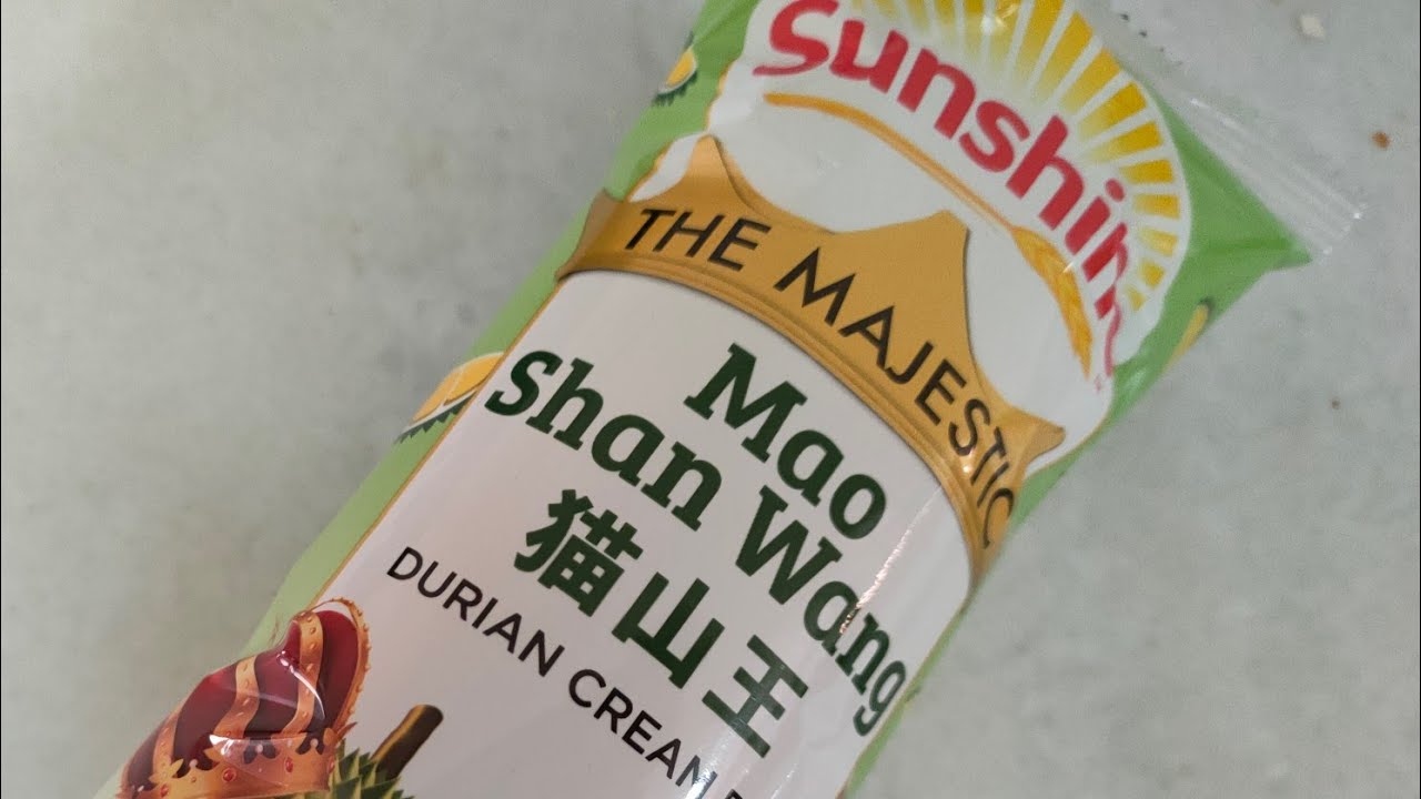 Unwrapping Sunshine Mao Shan Wang Durian Cream Bun - YouTube
