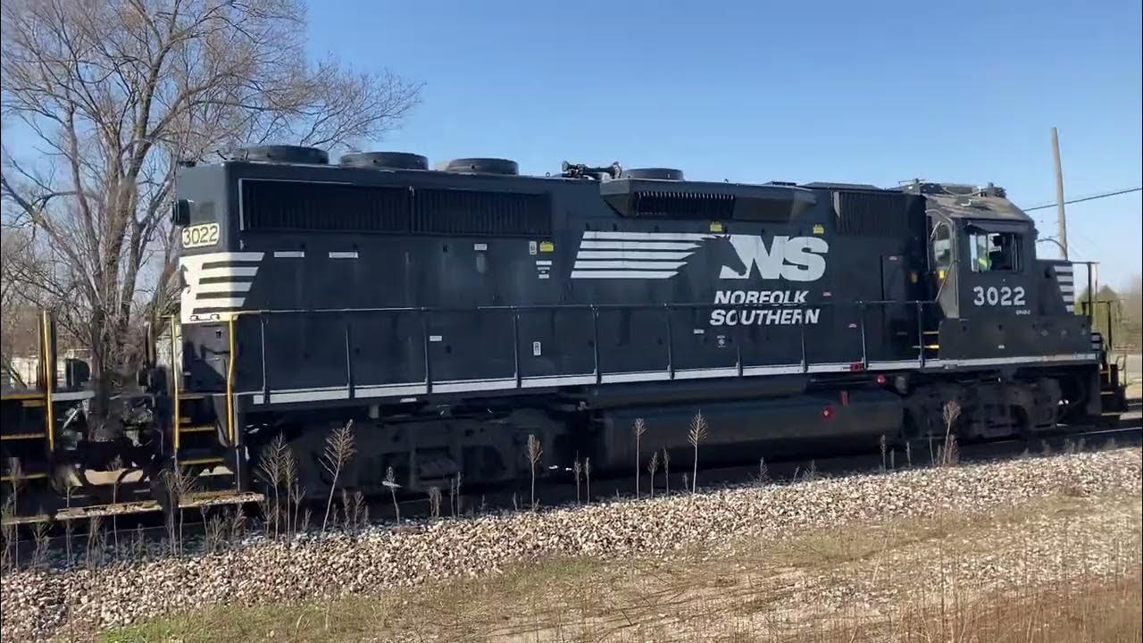 NS 3022 Leads a Local in Fostoria - YouTube