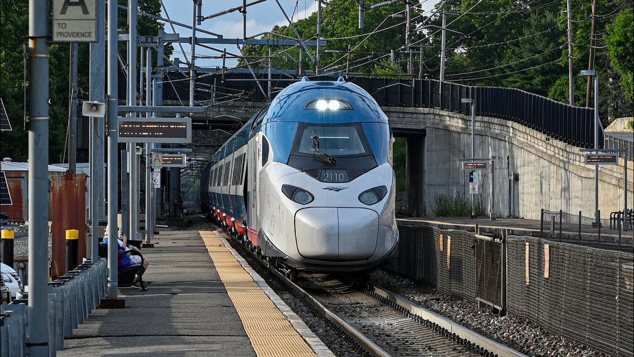 Amtrak Extra 845 rolling through Canton Junction - YouTube