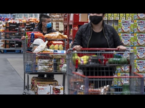 U.S. Consumer Sentiment Rises as Buying Conditions Deteriorate