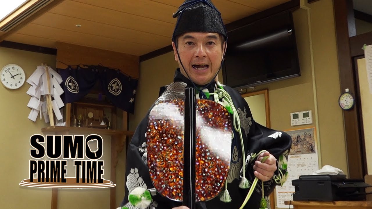 THE ULTIMATE REFEREES: THE GYOJI - YouTube