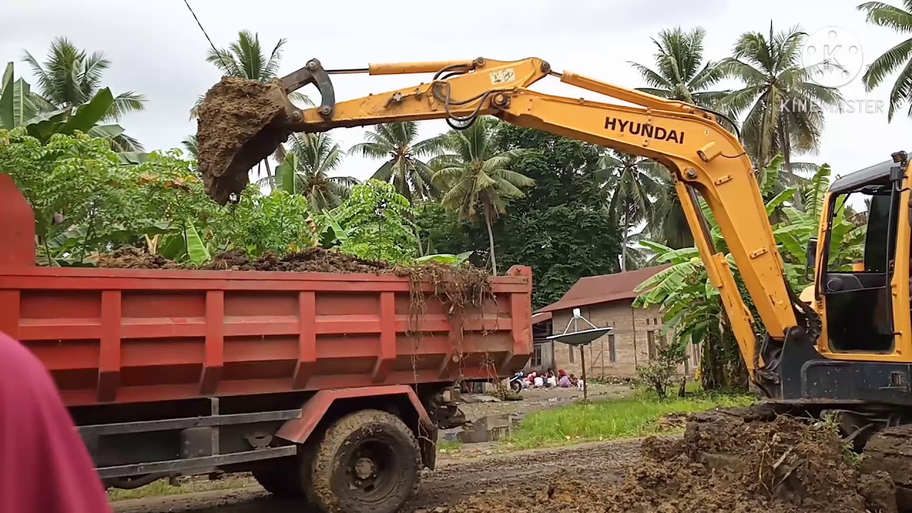 EXCAVATOR MENGGALI PARIT - YouTube