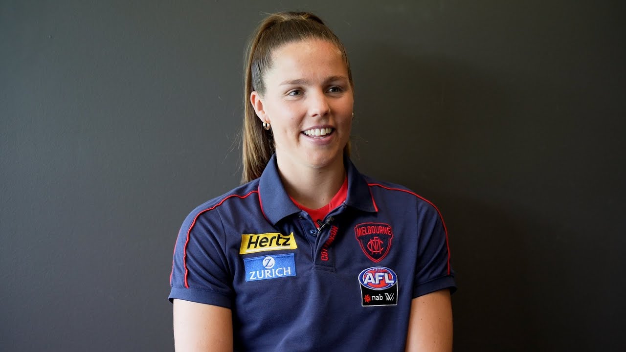 AFLW | Chat With Kate Hore - YouTube