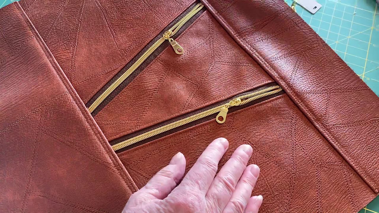 How to install a badge on a bag - YouTube