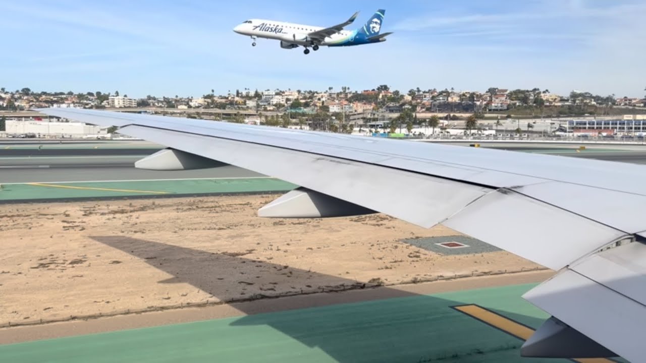 United Boeing 777-200 Pushback, Taxi, and Takeoff from San Diego (SAN ...